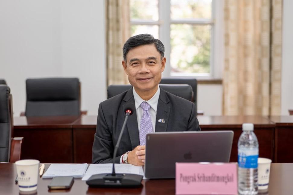 A Group Led by Pongrak Sribanditmongkol, President of Chiang Mai University, Thailand Visits ...