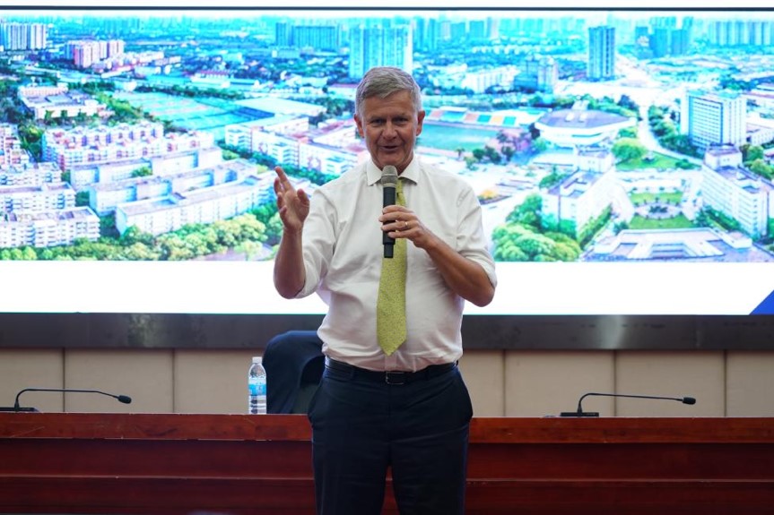 Former UN Under-Secretary-General Mr. Erik Solheim Visits CDUT and ...